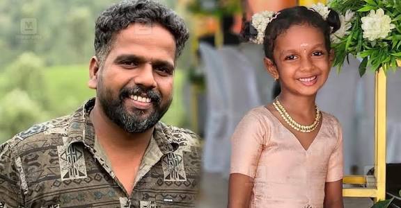 കൊച്ചി എളമക്കരയിൽ അച്ഛനും മകളും മരിച്ച നിലയിൽ കണ്ടെത്തി | മലയാളിമനസ്സ്